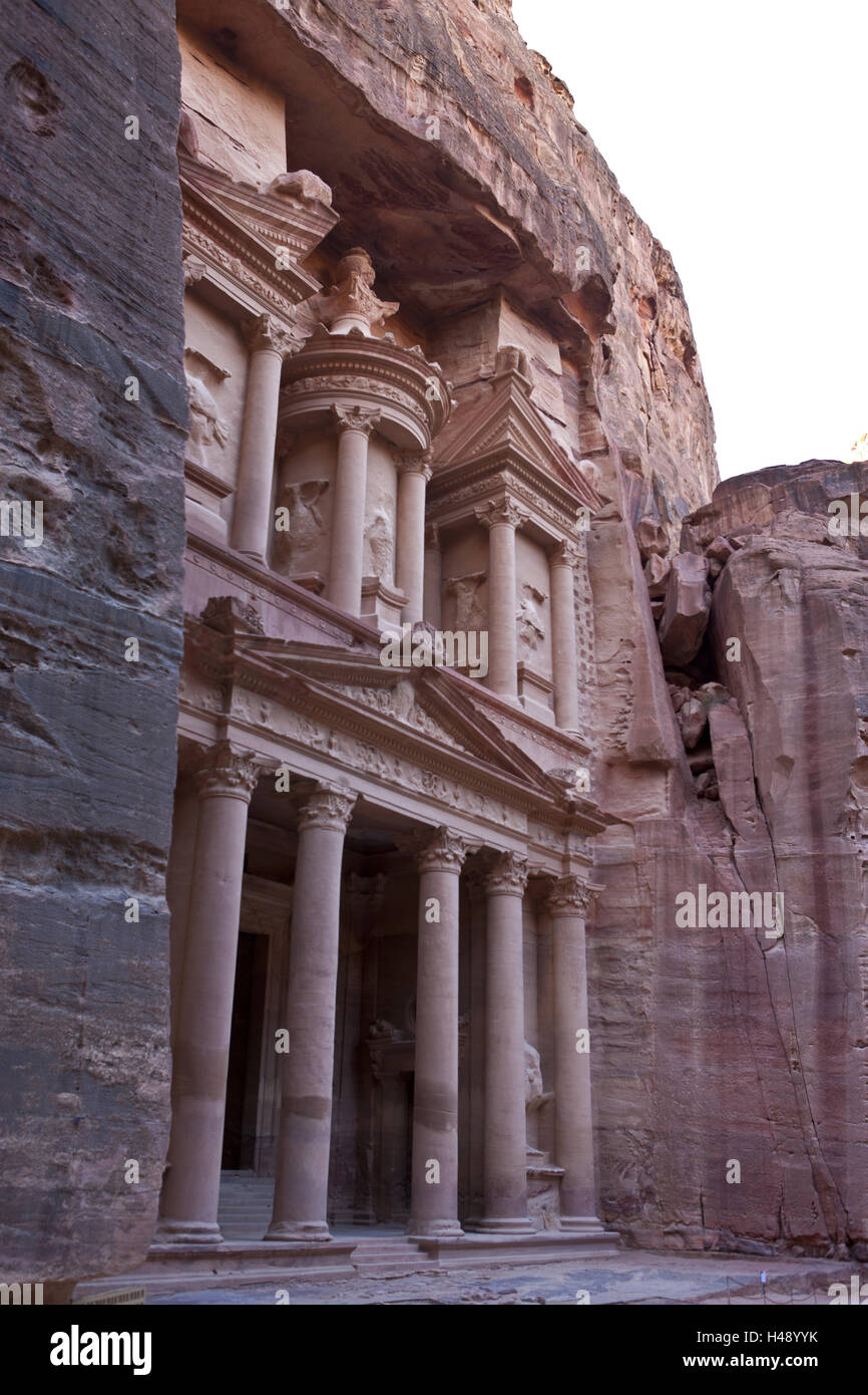 Jordan, rock town Petra, Khazne al-Firaun, treasure house of the ...