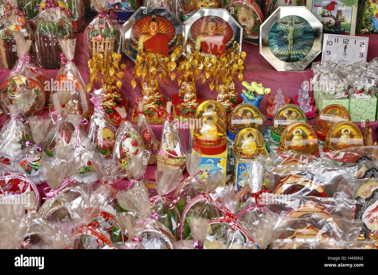 Sales booth hi-res stock photography and images - Alamy