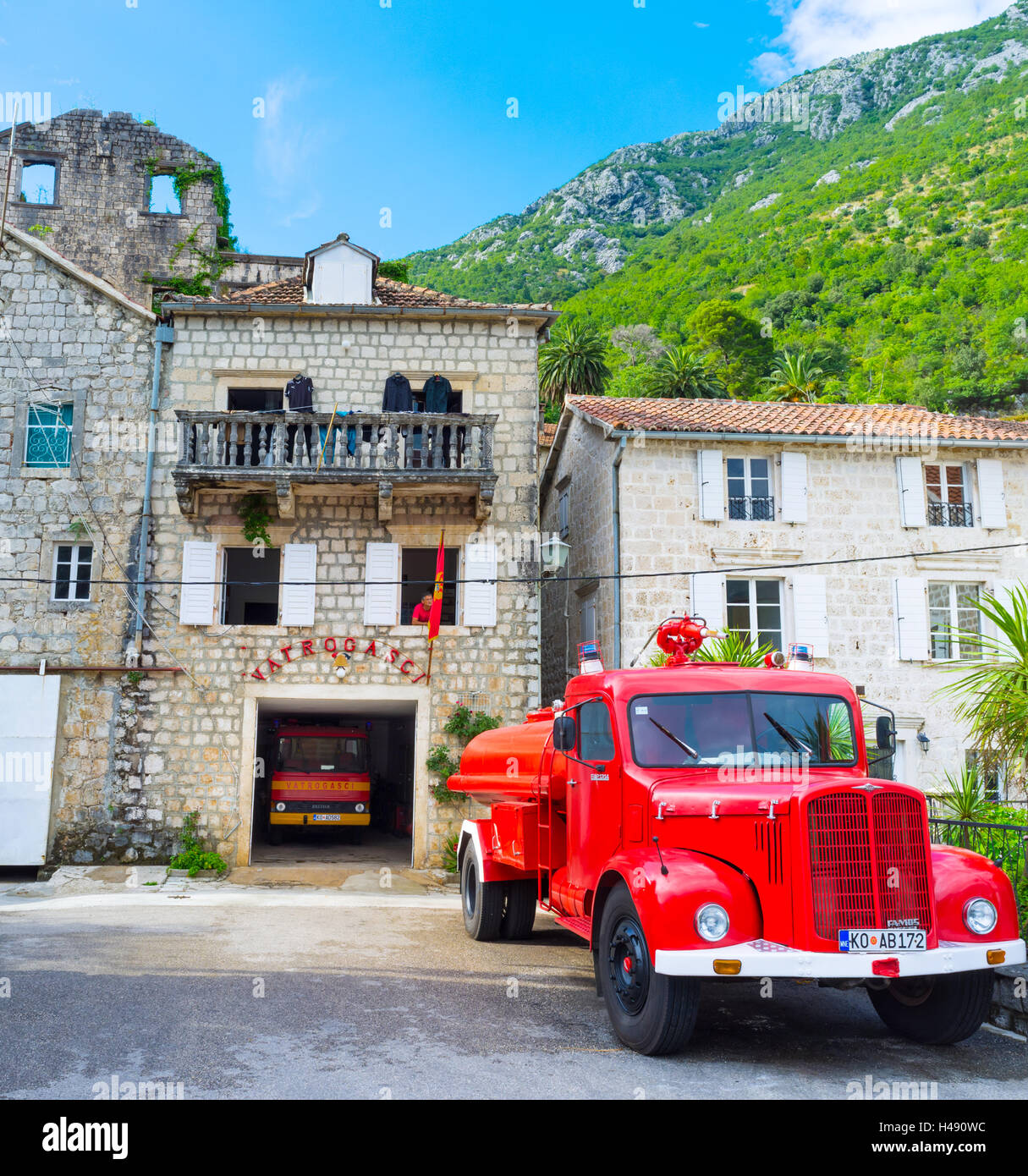 Old Red Fire Truck High Resolution Stock Photography and Images - Alamy