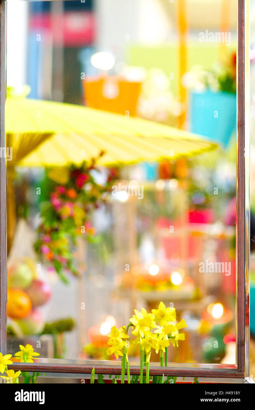 Still life with yellow umbrella hi-res stock photography and images - Alamy