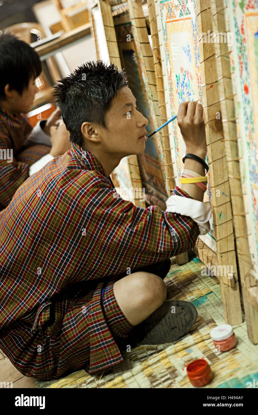 Kingdom of Bhutan, craft apprentice, apprentice painting Stock Photo ...