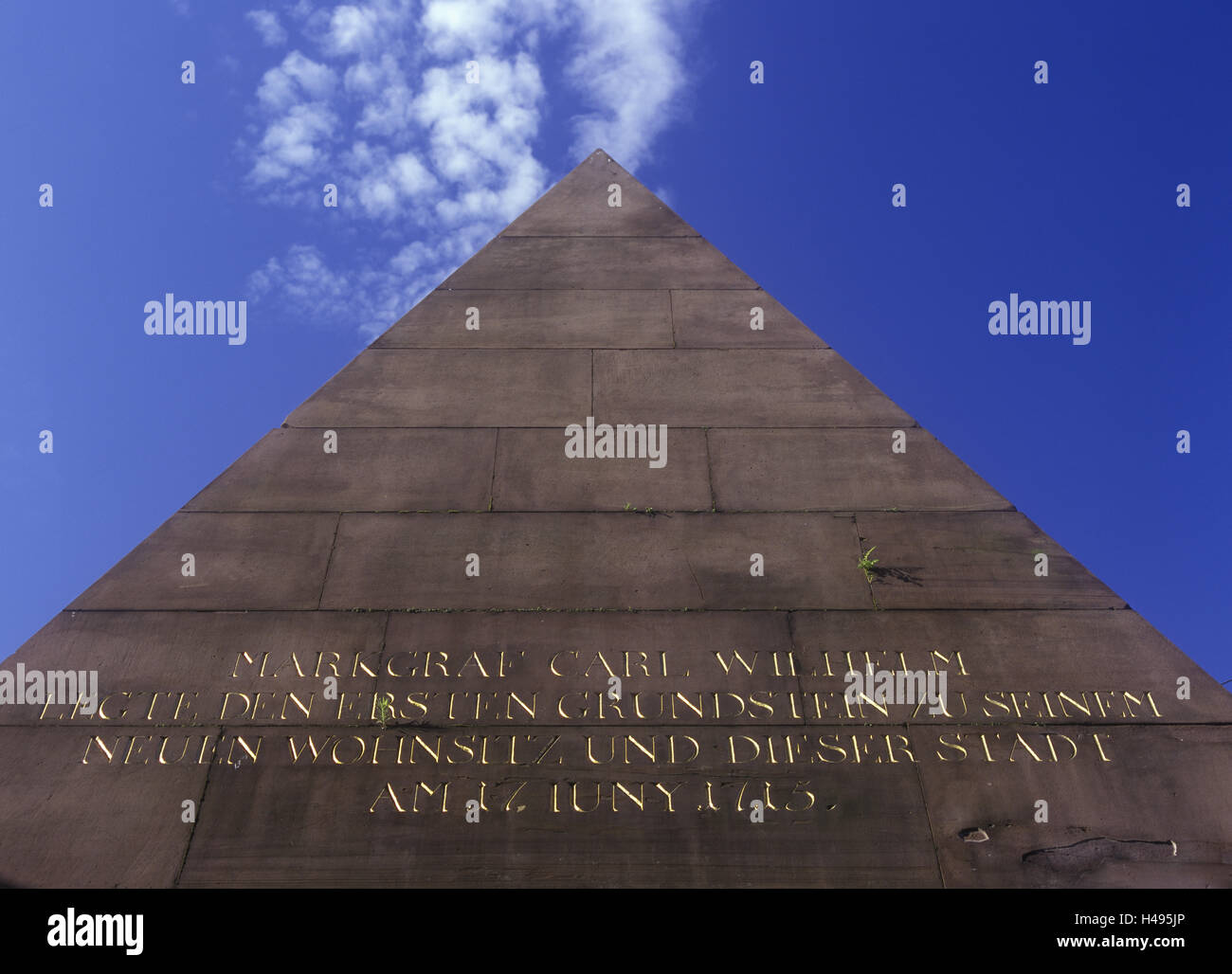 Sandstone ashlar pyramid hi-res stock photography and images - Alamy