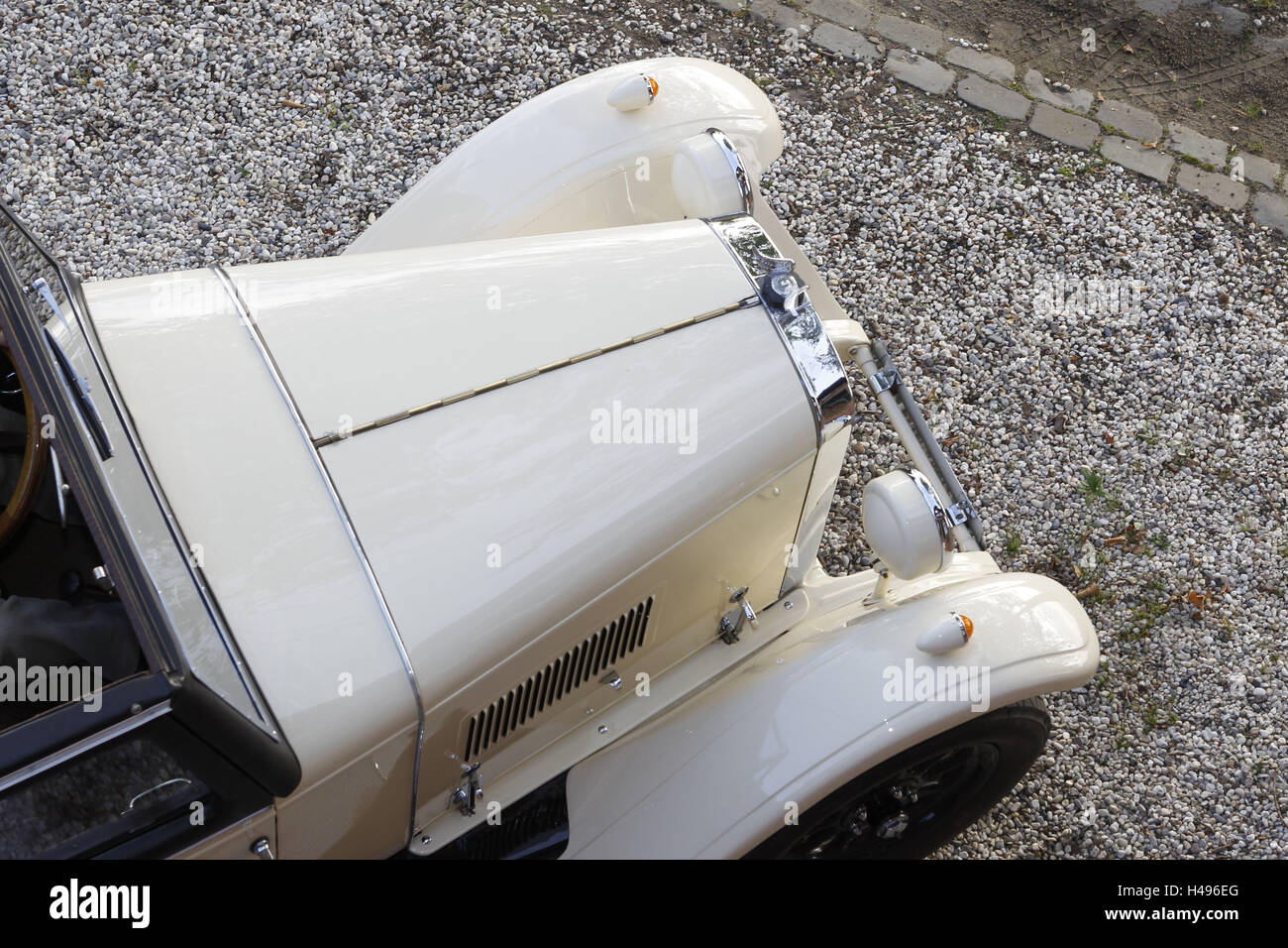 Car front detail hi-res stock photography and images - Alamy