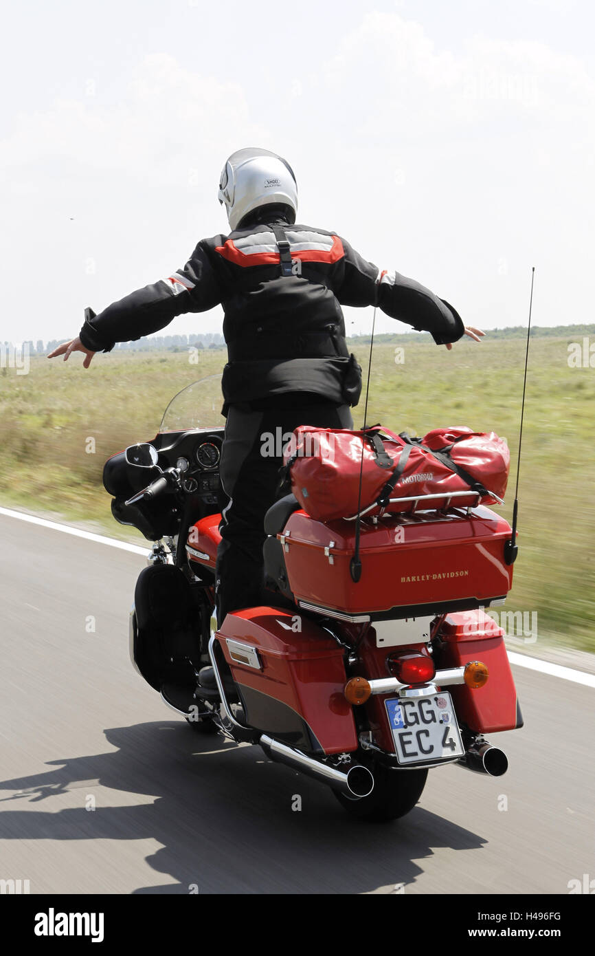 Motorcyclist on motorcycle, vertical, freehand, Harley Davidson, travel ...