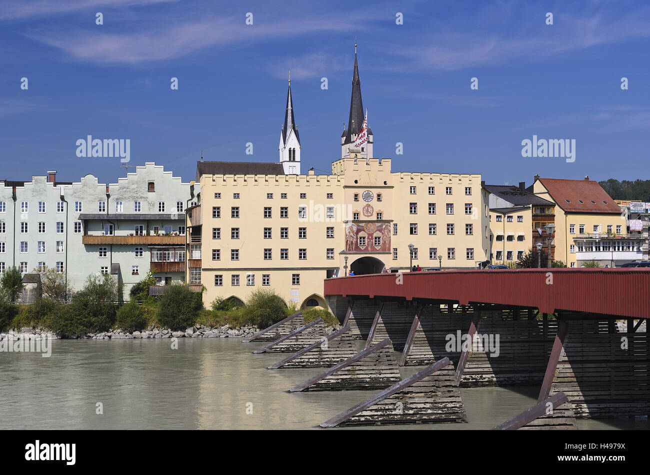 Germany, Bavaria, Upper Bavaria, Inntal, water castle in the Inn, red ...