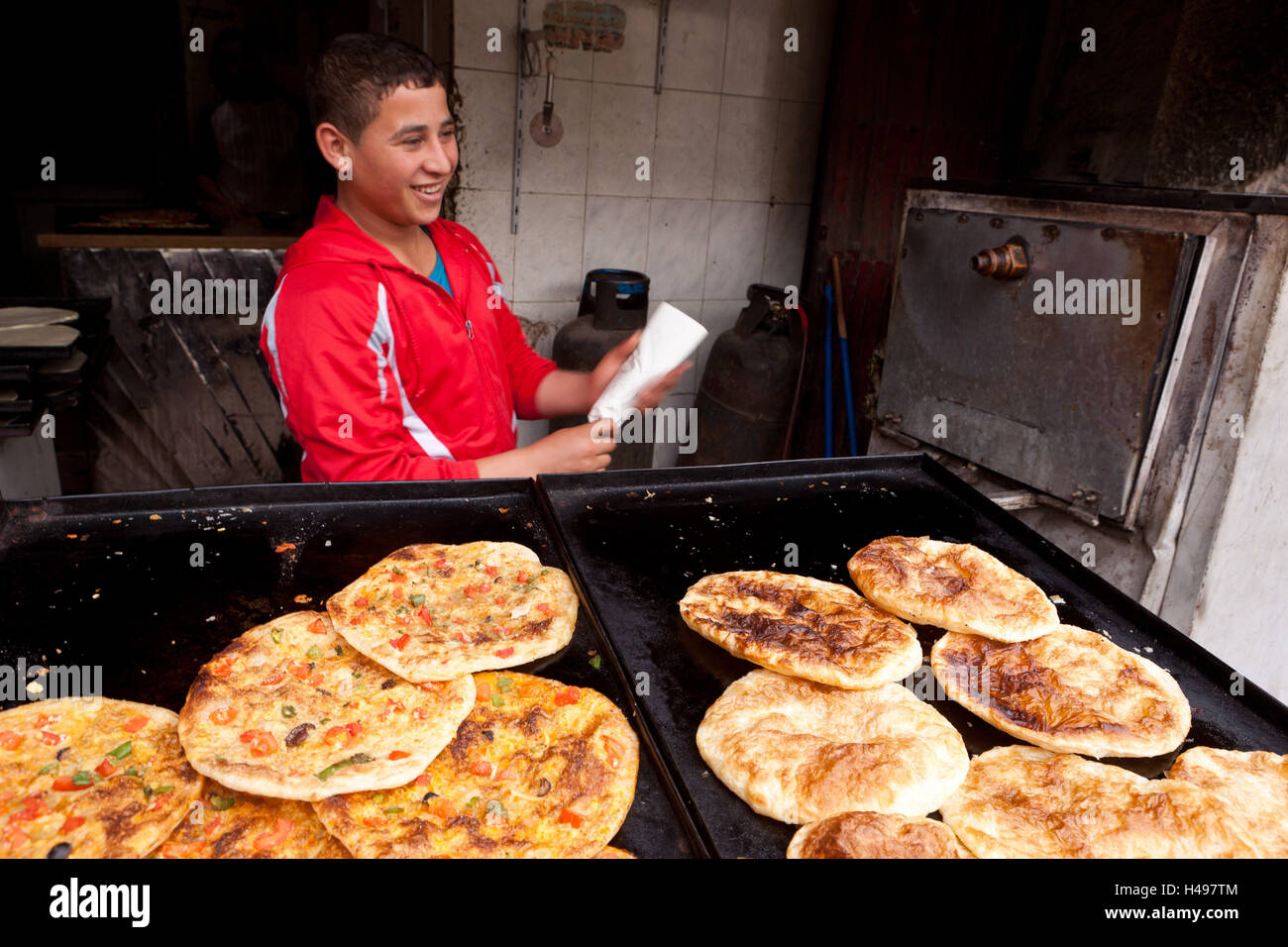 Egypt, Cairo, Islamic old town, pizza seller Stock Photo - Alamy