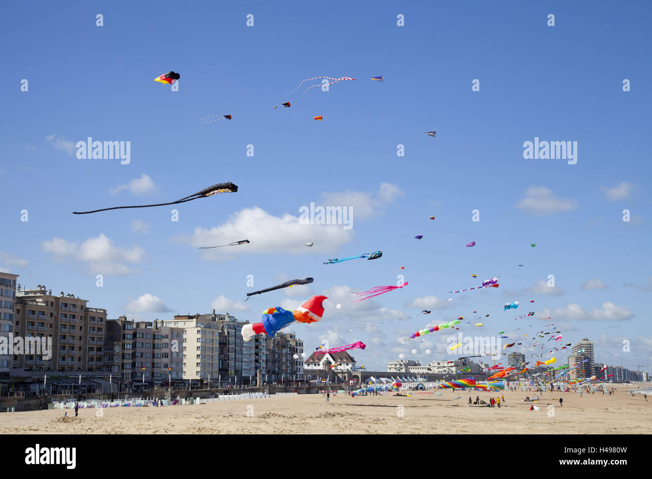 Dynamic summer festival hi-res stock photography and images - Alamy