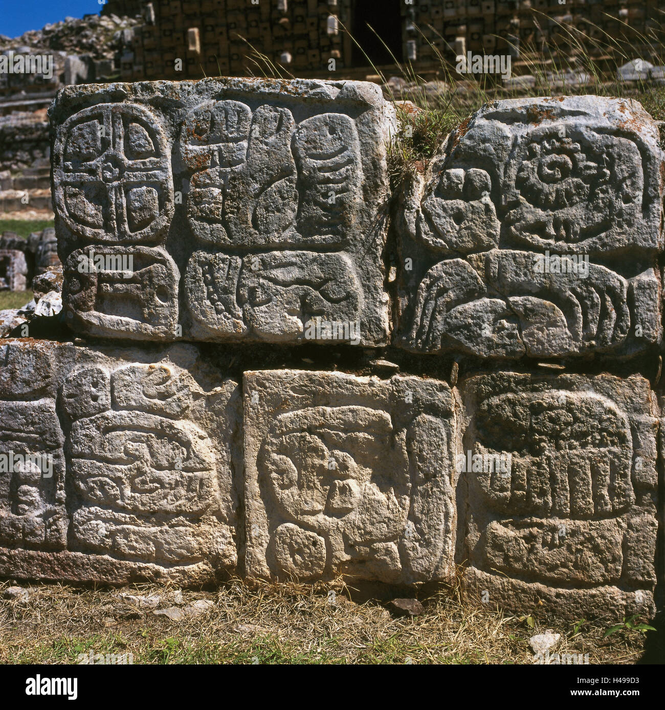 Mexico, peninsula Yucatan, Kabah, Codz-poop, altar de off Glifos ...
