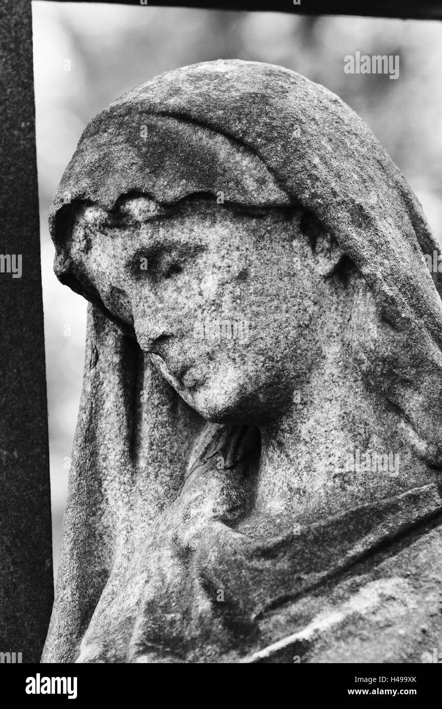 Grave with mourning female figure hi-res stock photography and images ...