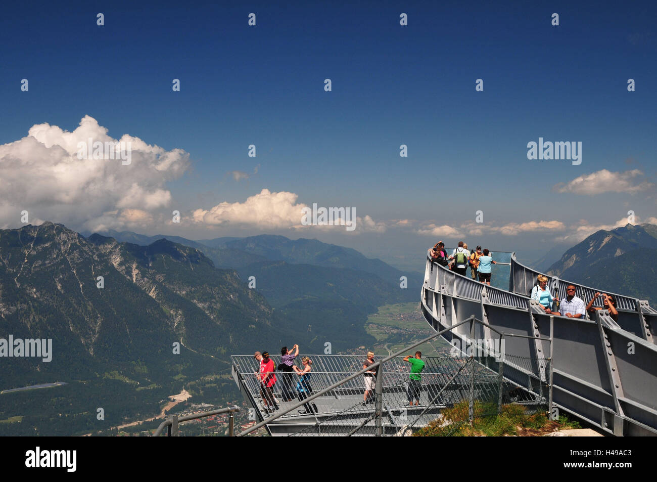 Germany, Bavaria, Garmisch-Partenkirchen, Alpspitze, Alpspix, lookout ...