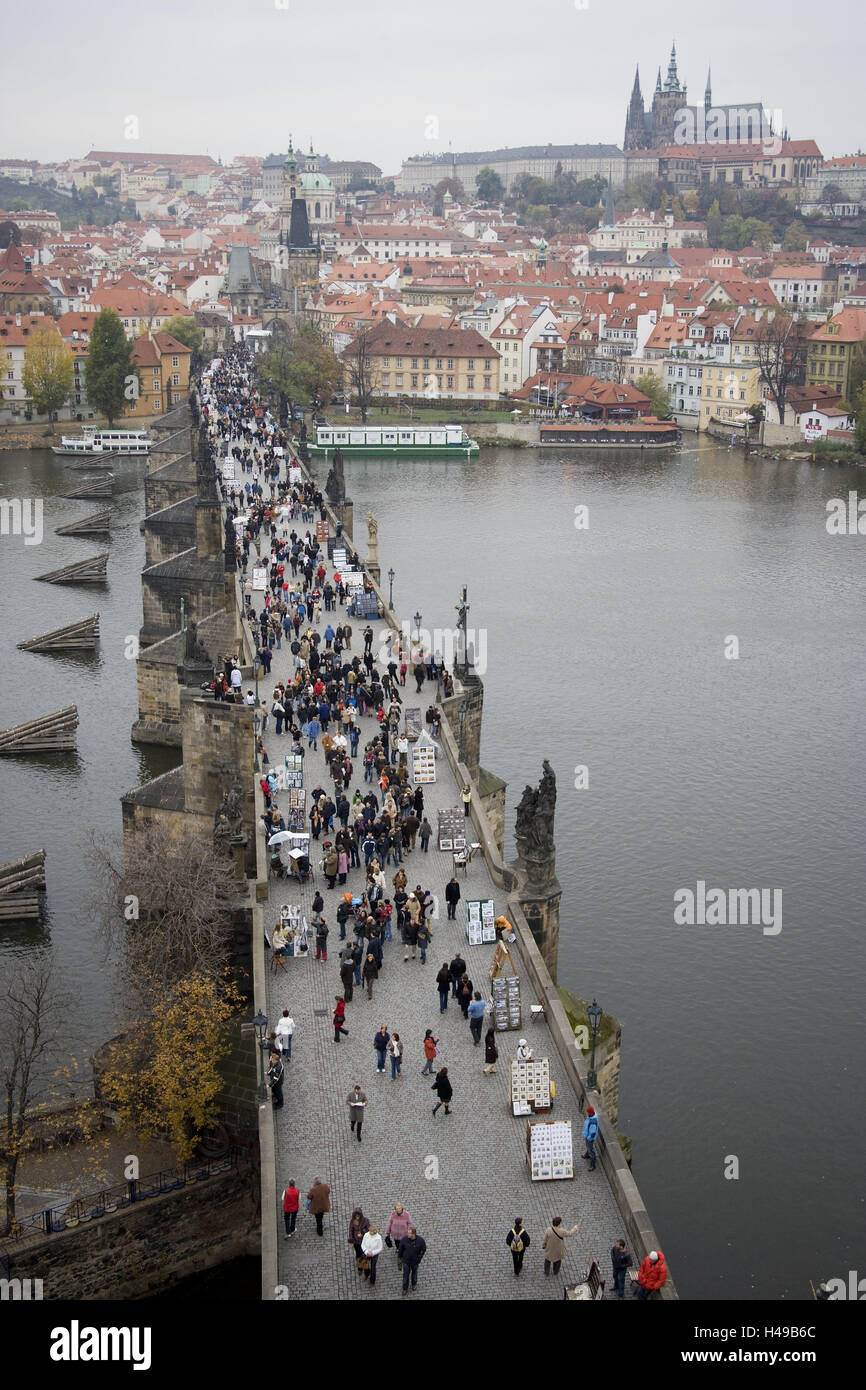 Czech Republic, Prague, Karl's bridge, passer-by, from above, town ...