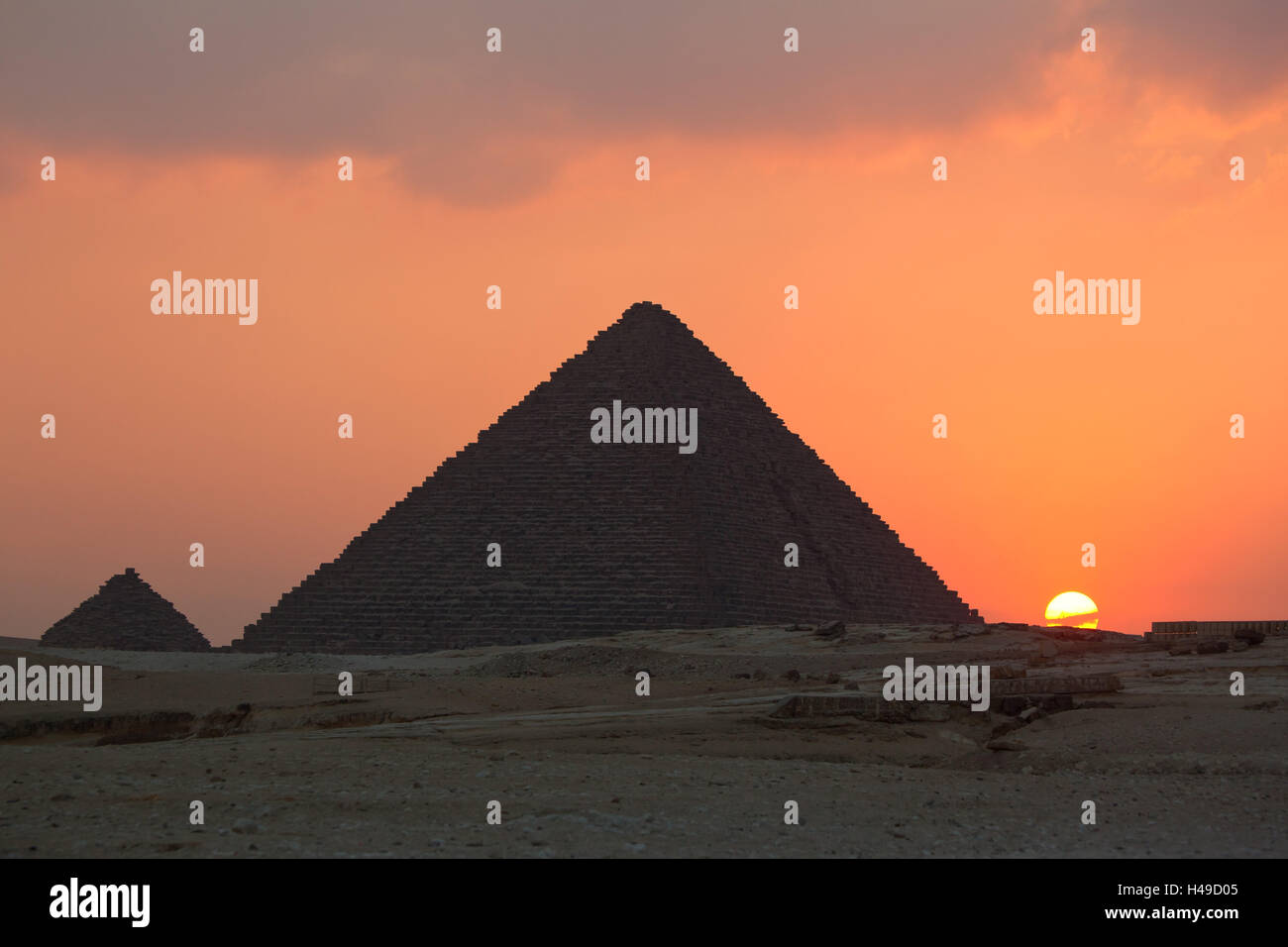 Pyramids of giza sunset hi-res stock photography and images - Alamy