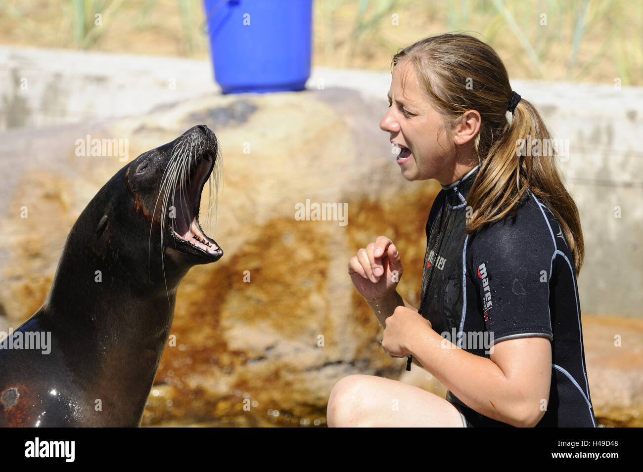Animal vocalization hi-res stock photography and images - Alamy
