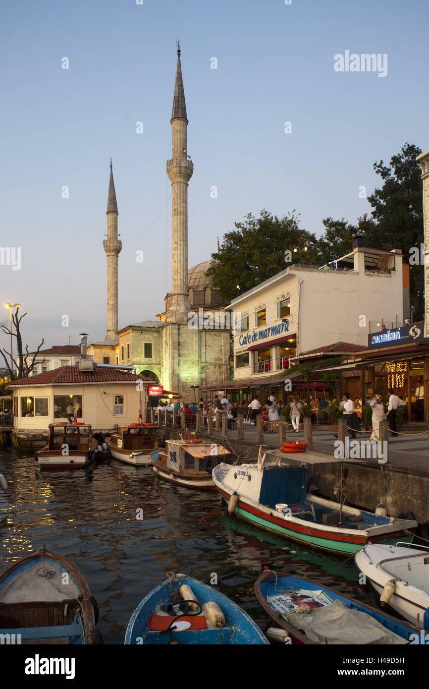 Pretty place hi-res stock photography and images - Alamy