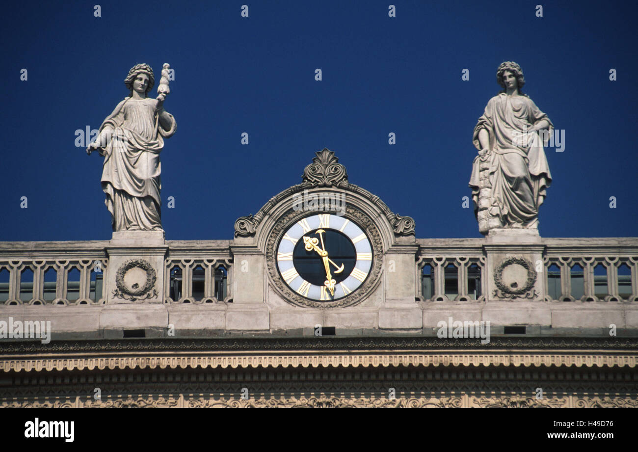 Austria, Vienna, architecture, roof figures on a house in the first ...