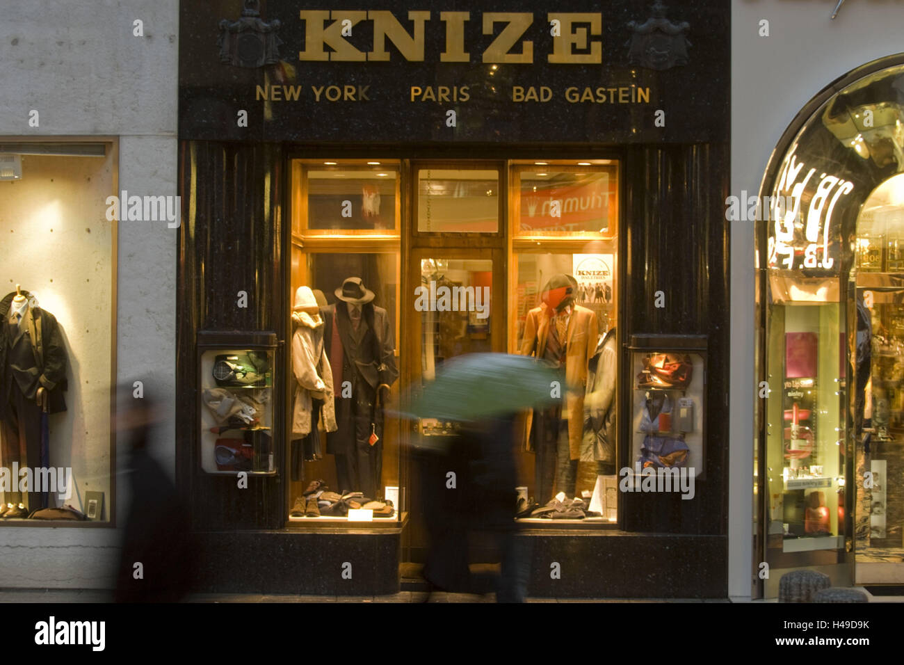 Austria, Vienna, trench, business, gentlemen's outfitter Knize ...