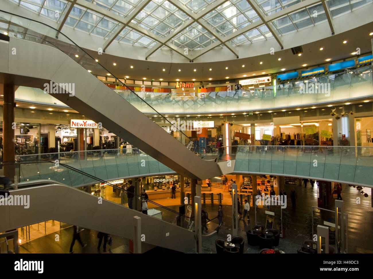 Austria, Vienna, Simmering, shopping centre in the gasometre tower ...