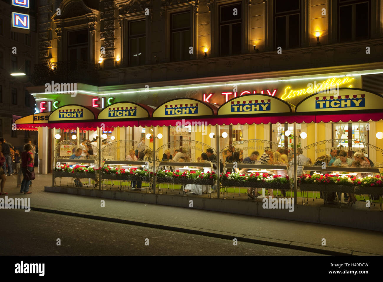 Ice cream drawing room tichy hi-res stock photography and images - Alamy