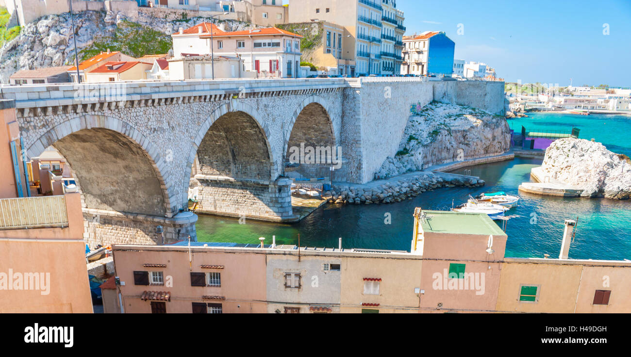 Find something interesting hi-res stock photography and images - Alamy