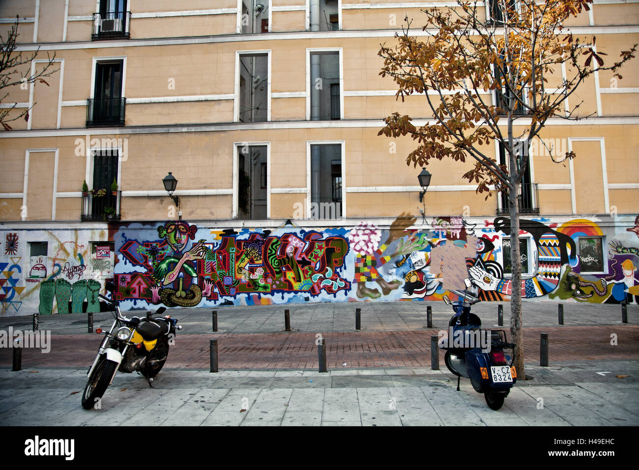 Graffiti in the Malasana area, Madrid, Spain Stock Photo - Alamy