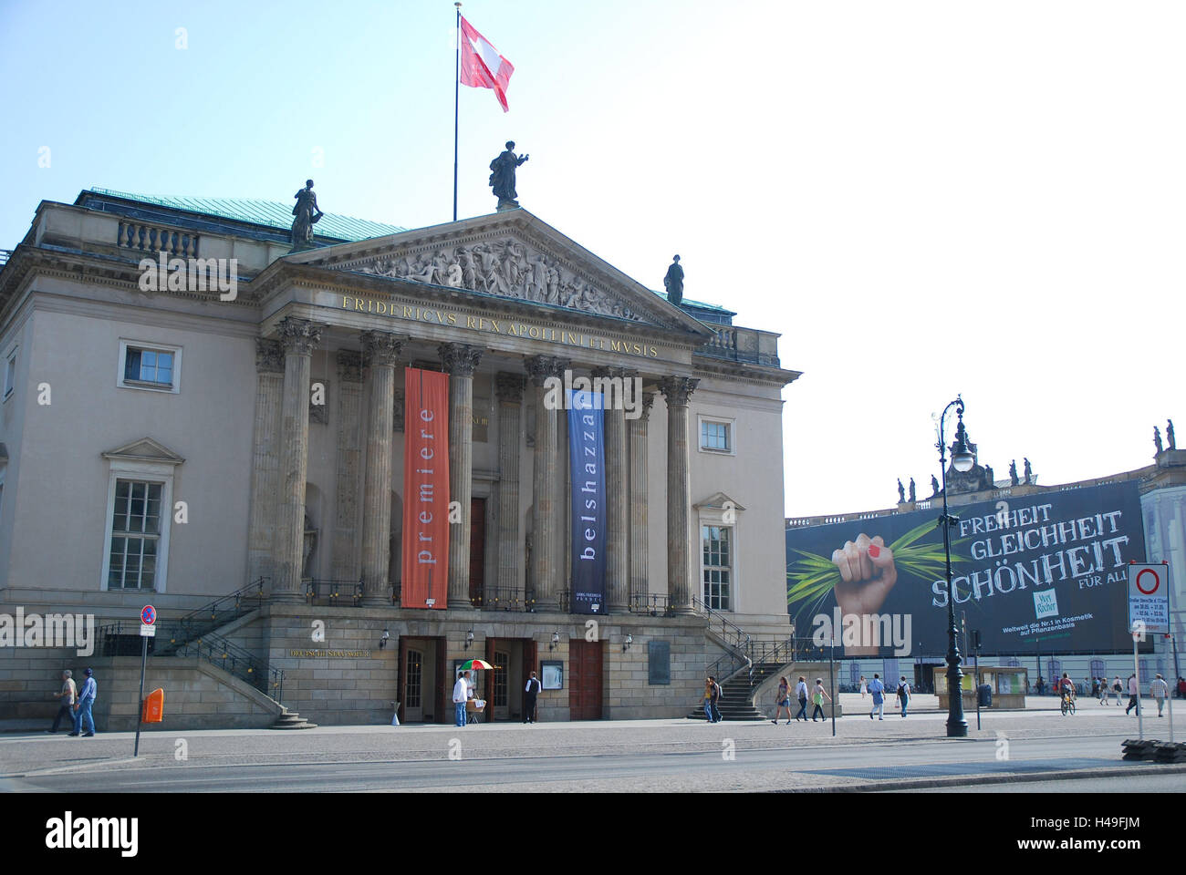 State opera under the lime trees hi-res stock photography and images ...