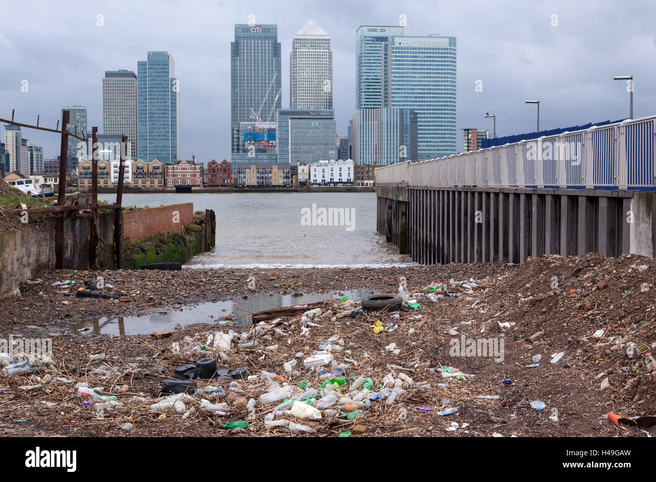 Great Britain, London, North Greenwich, view of dock country, garbage ...