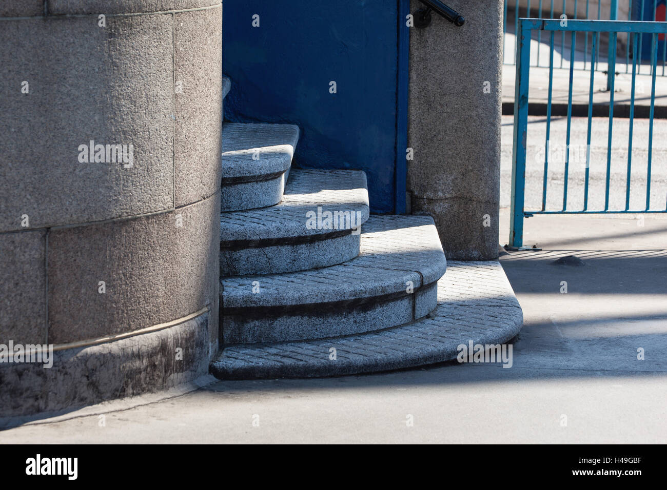 London tower bridge stairs hi-res stock photography and images - Alamy