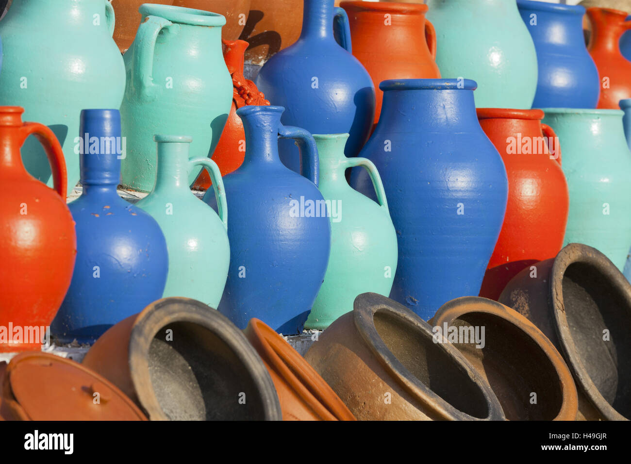 Coloured tone jugs, Göreme, Cappadocia, Anatolia, Turkey Stock Photo ...