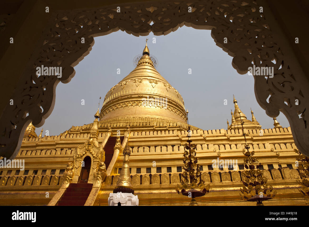 The shwe zigon pagoda hi-res stock photography and images - Alamy