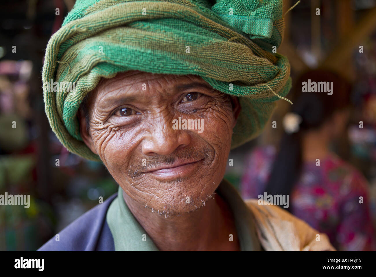 Myanmar, Shan state, region Inle lake, Samkar region, market, local man ...
