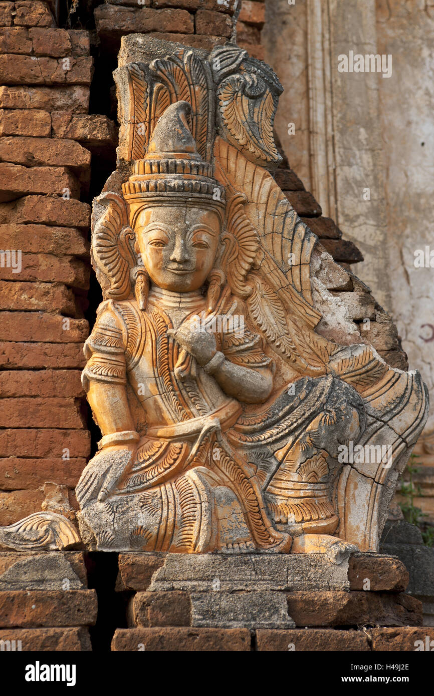 Myanmar, Shan state, region Inle lake, Samkar region, Alaung Sitthou ...