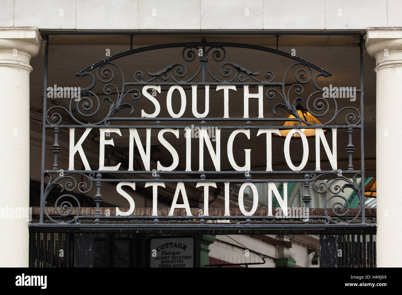 UK, London, South Kensington station Stock Photo - Alamy