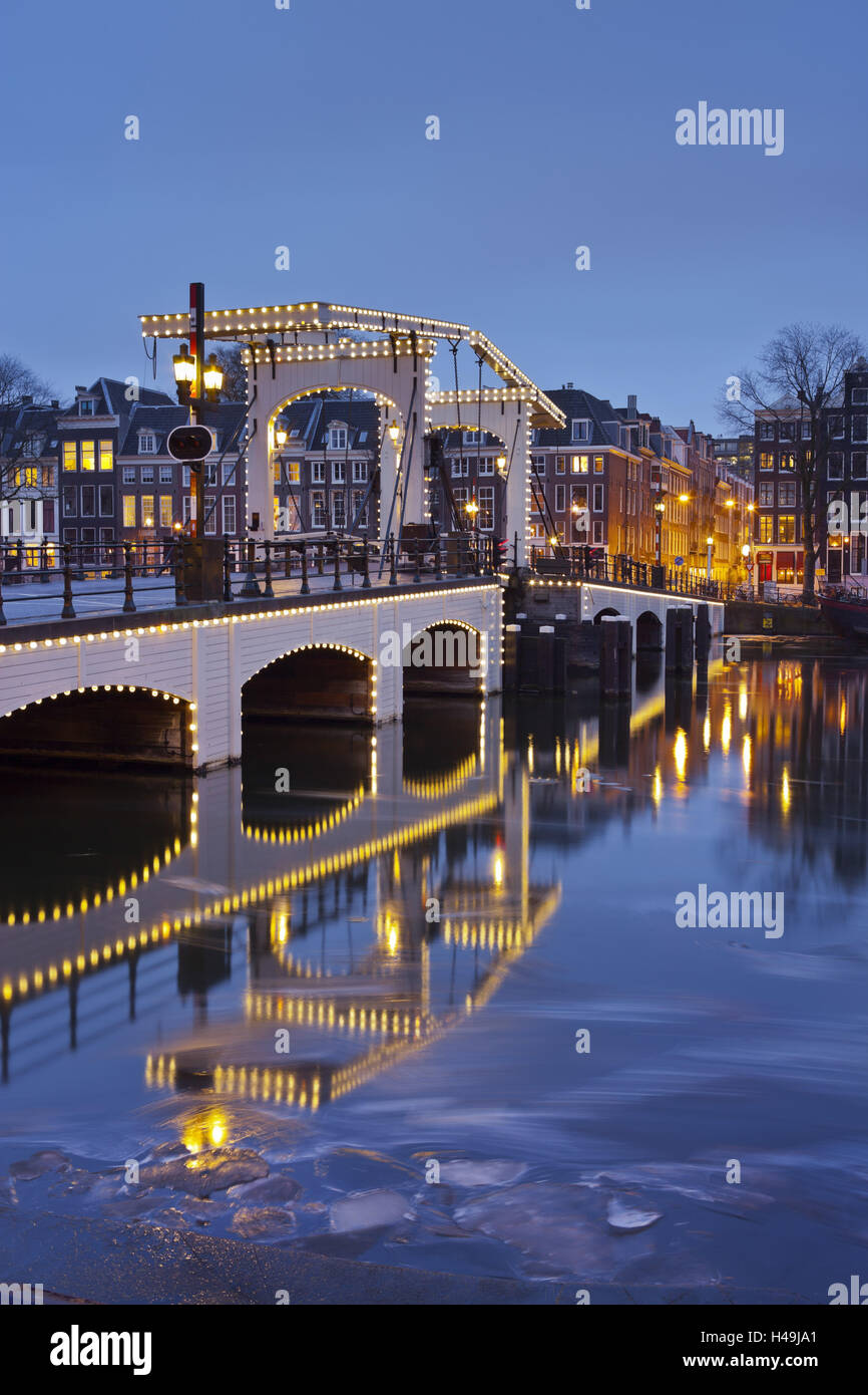 Magere Brug (bridge), Amstel, Amsterdam, the Netherlands Stock Photo ...