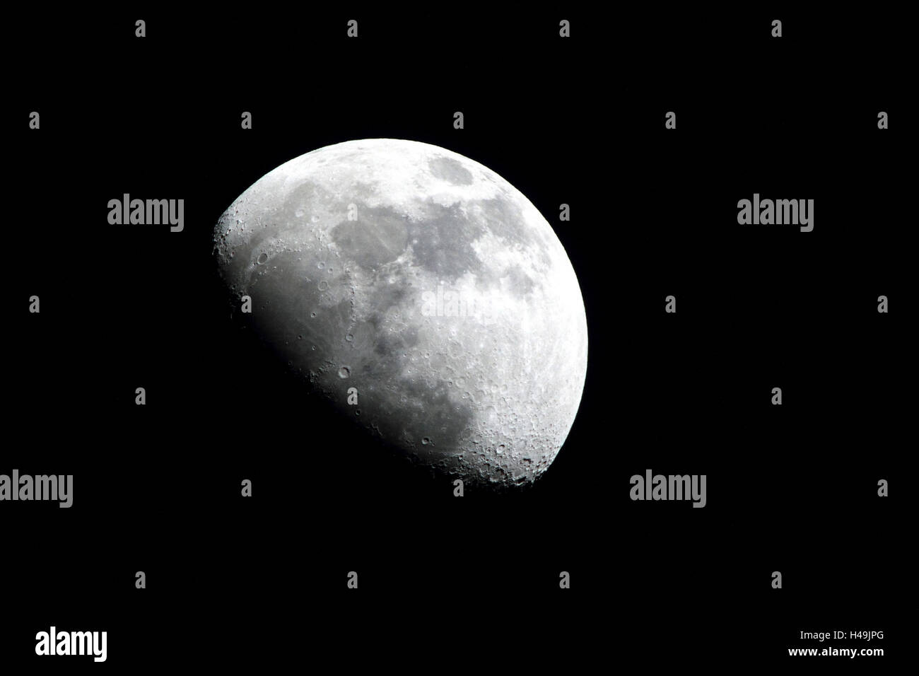 Waxing half moon hi-res stock photography and images - Alamy