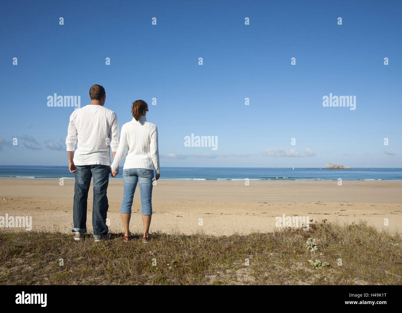 Hand stand beach hi-res stock photography and images - Alamy