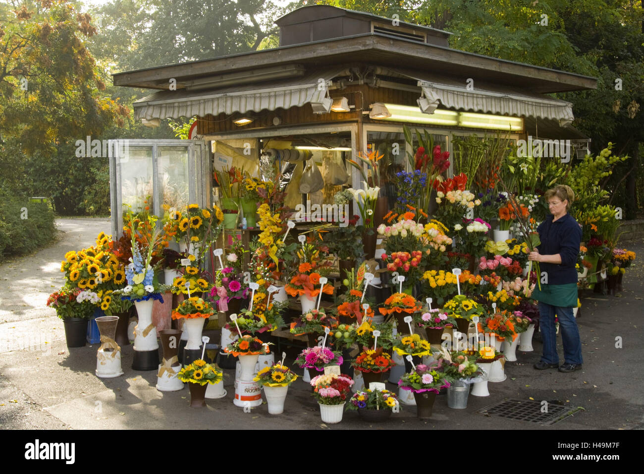 Stand in a ring hi-res stock photography and images - Alamy