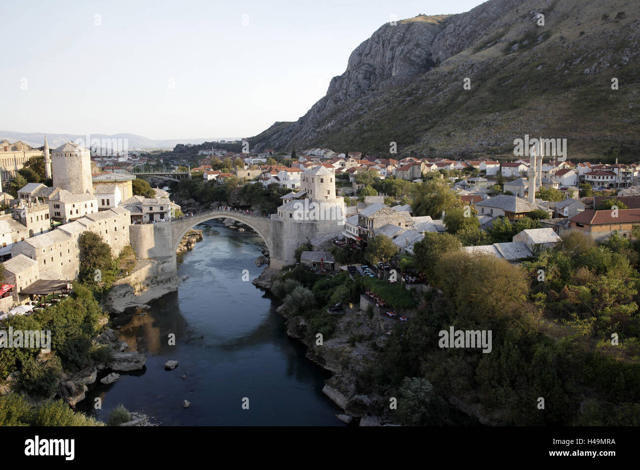 Europe, Bosnia-Herzegovina, Mostar, town, overview, Neretva, bridge ...