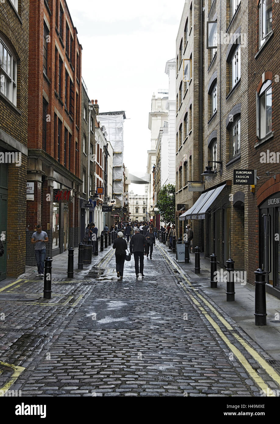 Neal Street, iconic shopping street, close to Covent Garden Station ...