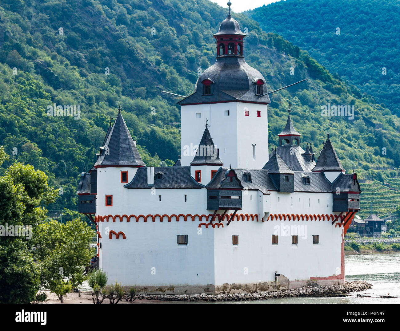Pfalzgrafenstein Castle and Toll Station, a fairytale castle in the ...