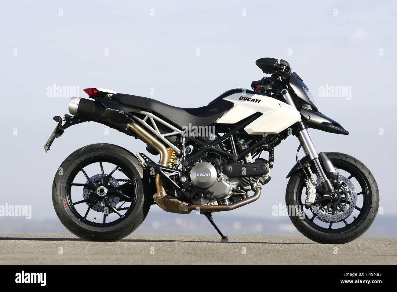 Motorcycle, Ducati, fun bike, Hypermotard 796, side, side standard ...