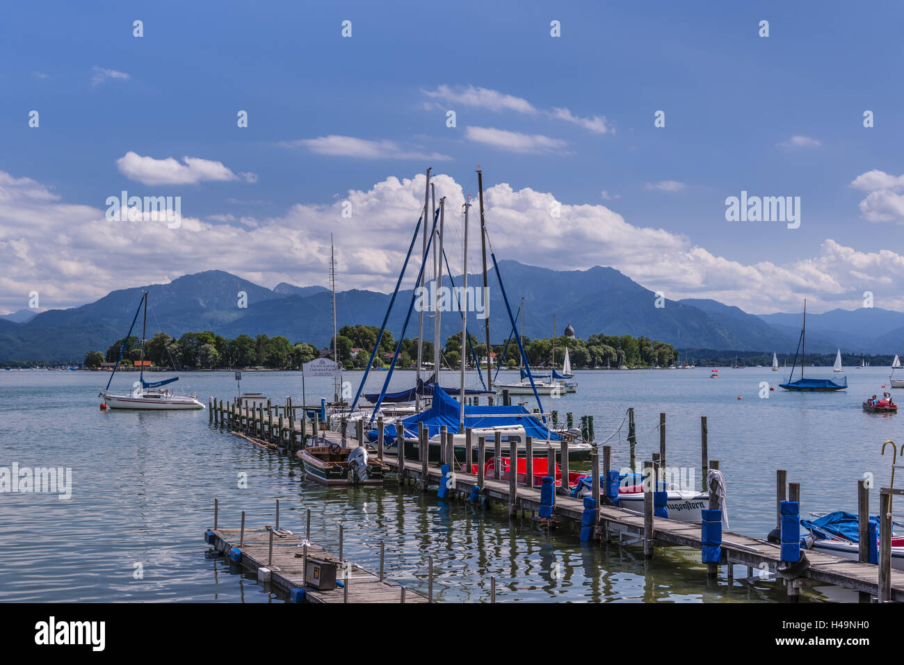 Germany, Bavaria, Upper Bavaria, Chiemgau, Gstadt in Lake Chiem, Lake ...