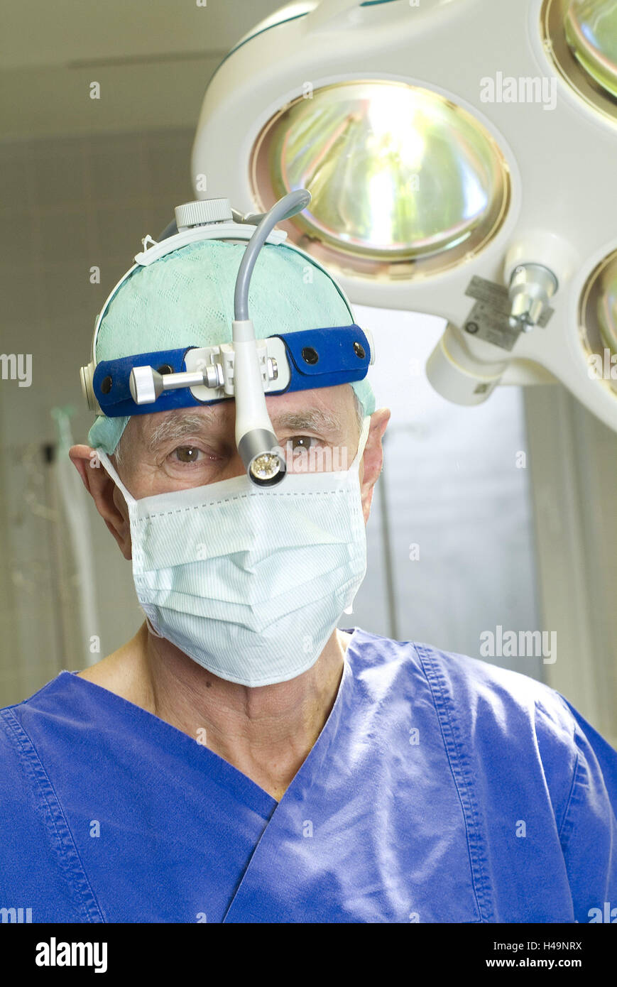 Operating theatre, doctor, forehead lamp, portrait, hospital, clinic ...