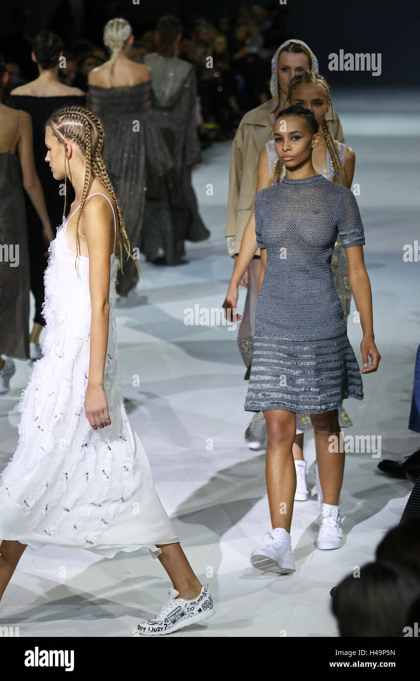 Kiev, Ukraine. 13th October, 2016. Models walk on the catwalk during ...