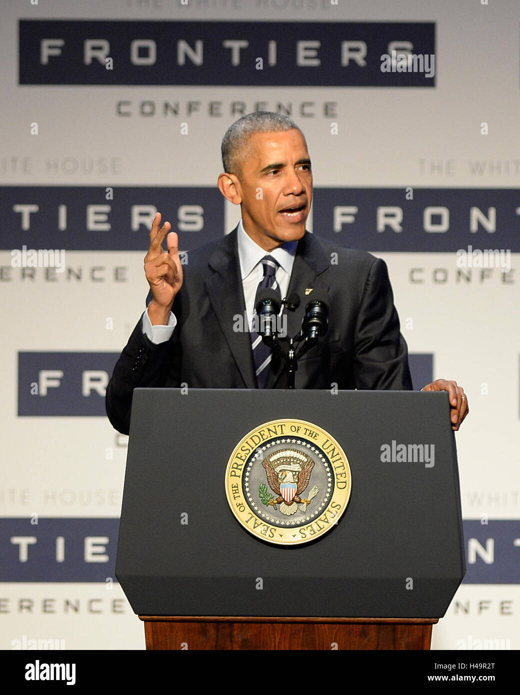 Pittsburgh, Pennsylvania, USA. 13th Oct, 2016. President BARACK OBAMA ...