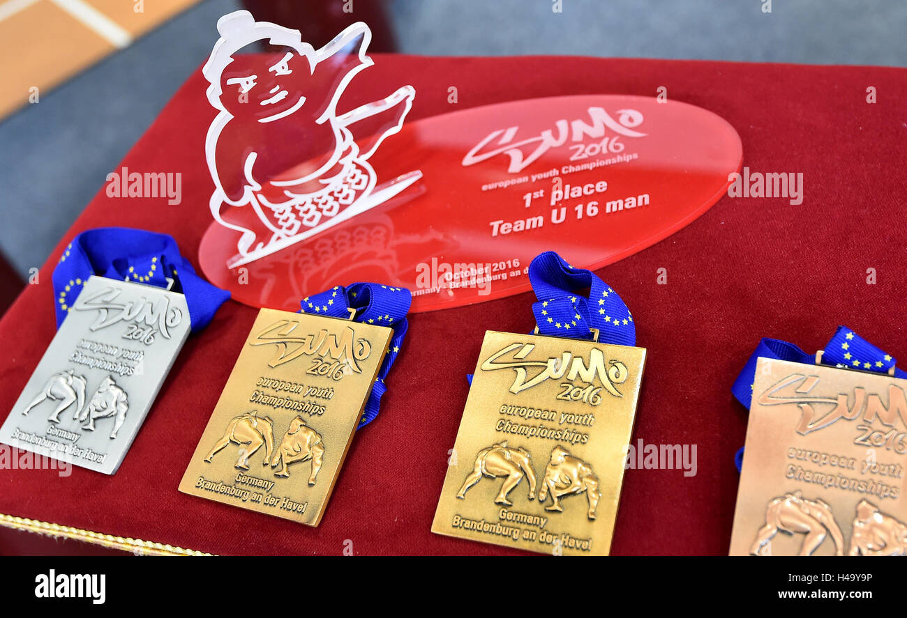 Sumo children hi-res stock photography and images - Alamy