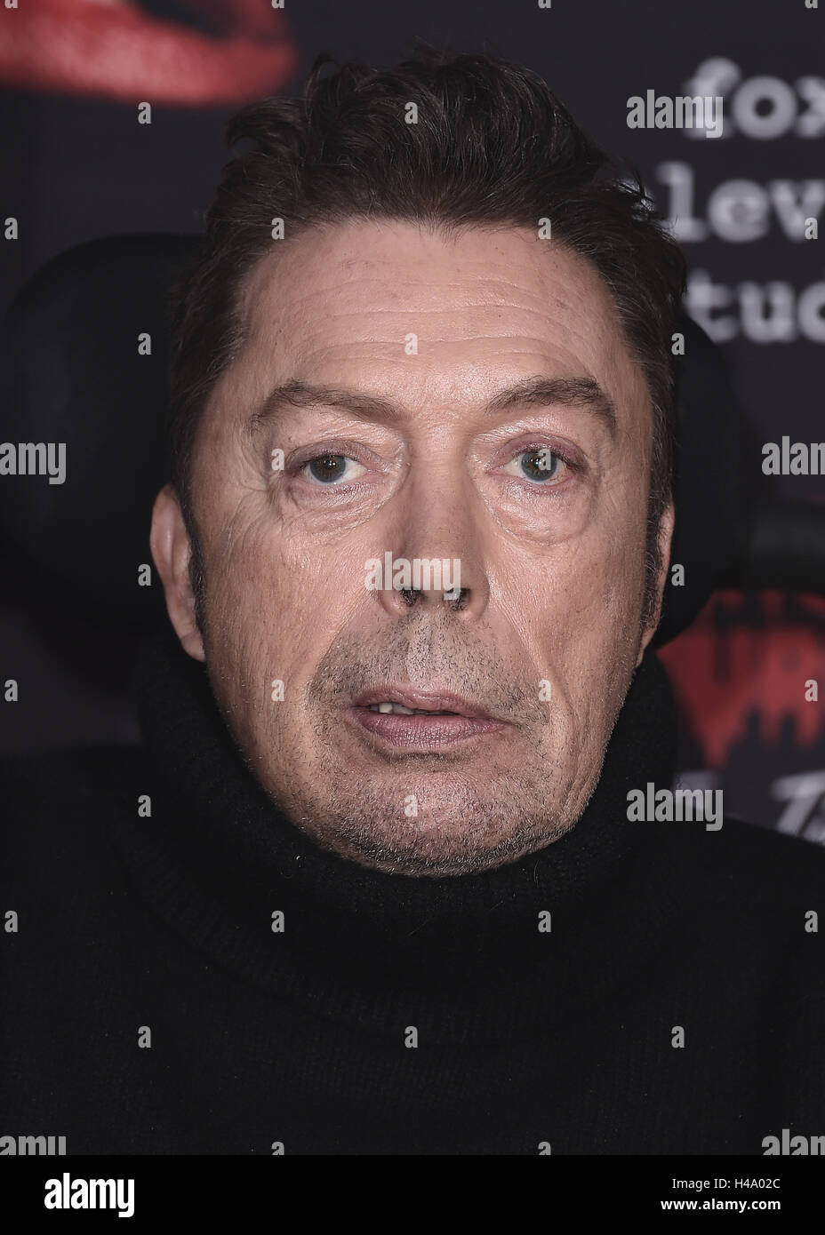 West Hollywood, Ca. 13th Oct, 2016. Tim Curry at the red carpet ...
