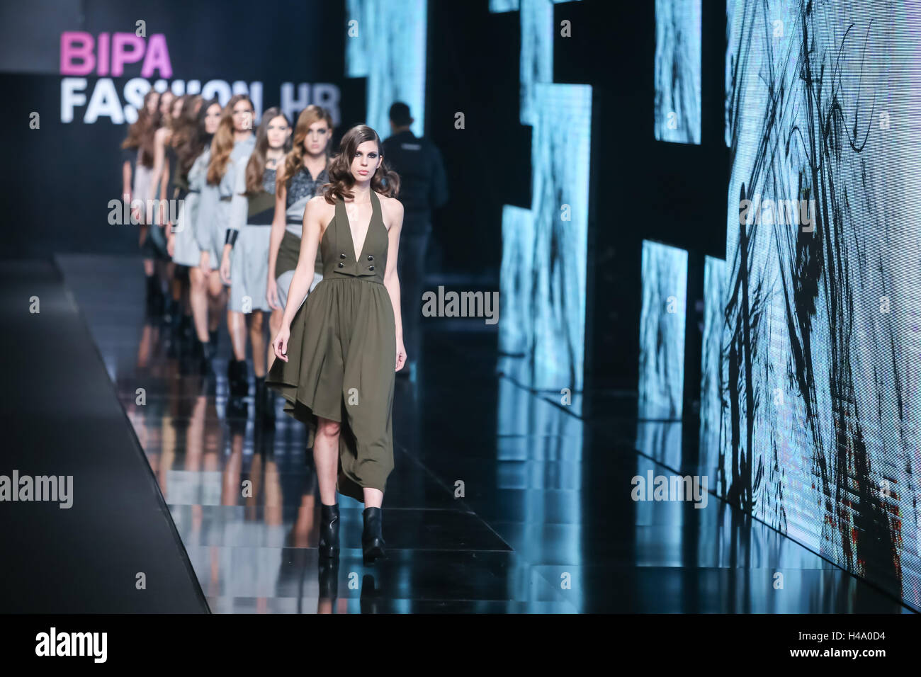 Zagreb, Croatia. 13th Oct, 2016. Fashion model wearing clothes for ...