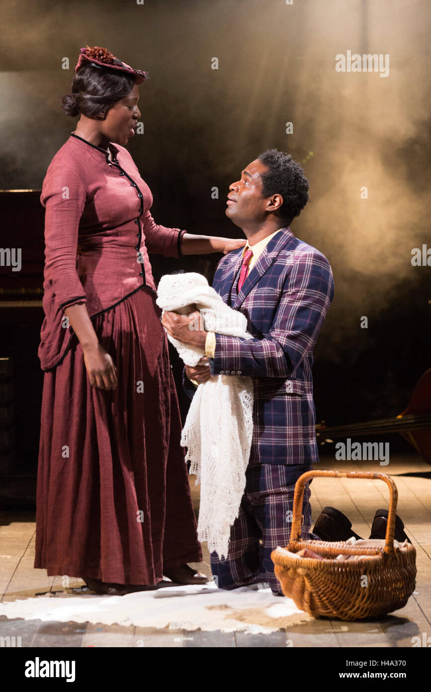 Sarah mitchell hi-res stock photography and images - Alamy