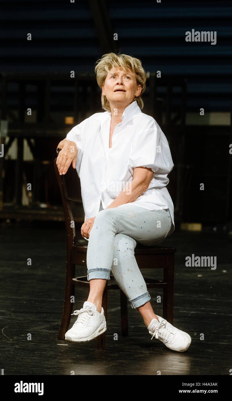 Luebeck, Germany. 15th Sep, 2016. Singer Gitte Haenning practices for ...