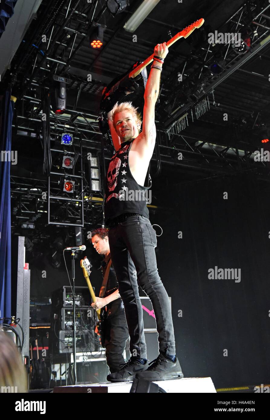 New York, NY, USA. 14th Oct, 2016. Deryck Whibley of Sum 41 on stage ...